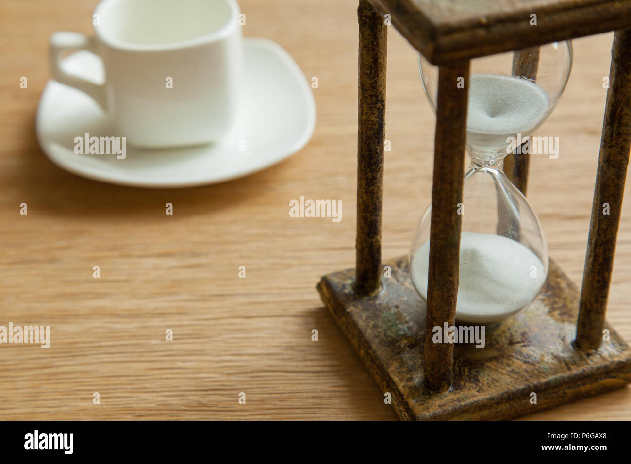 Sand timer running out hi-res stock photography and images - Alamy