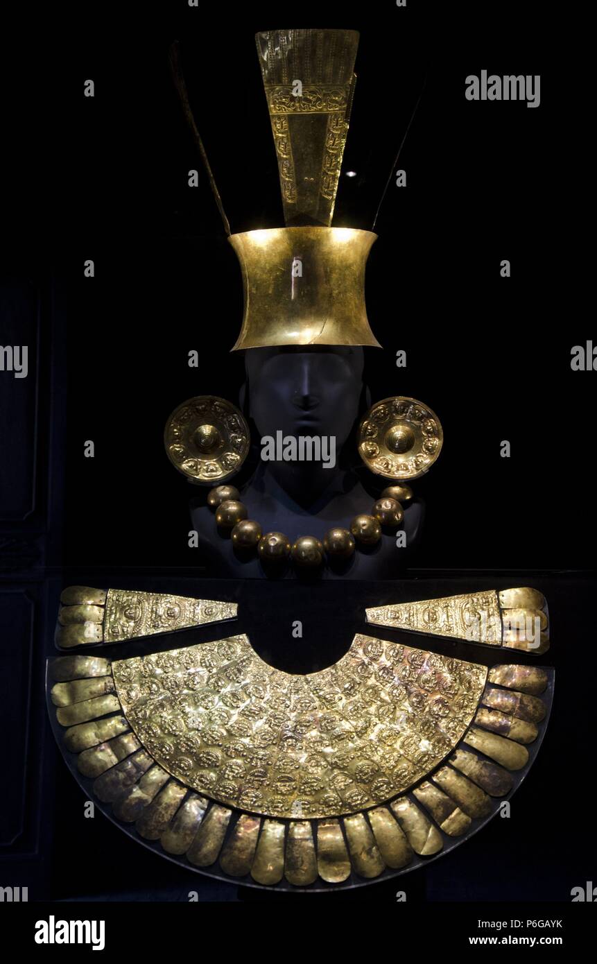 Moche jewelry hi-res stock photography and images - Alamy