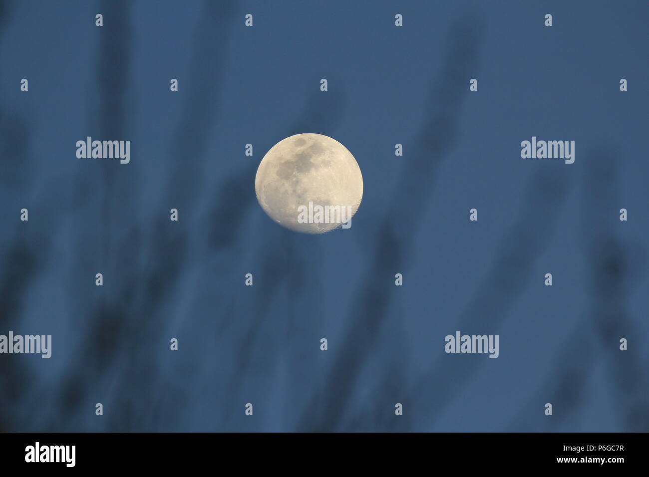 Gravitational pull sun moon hi-res stock photography and images - Alamy