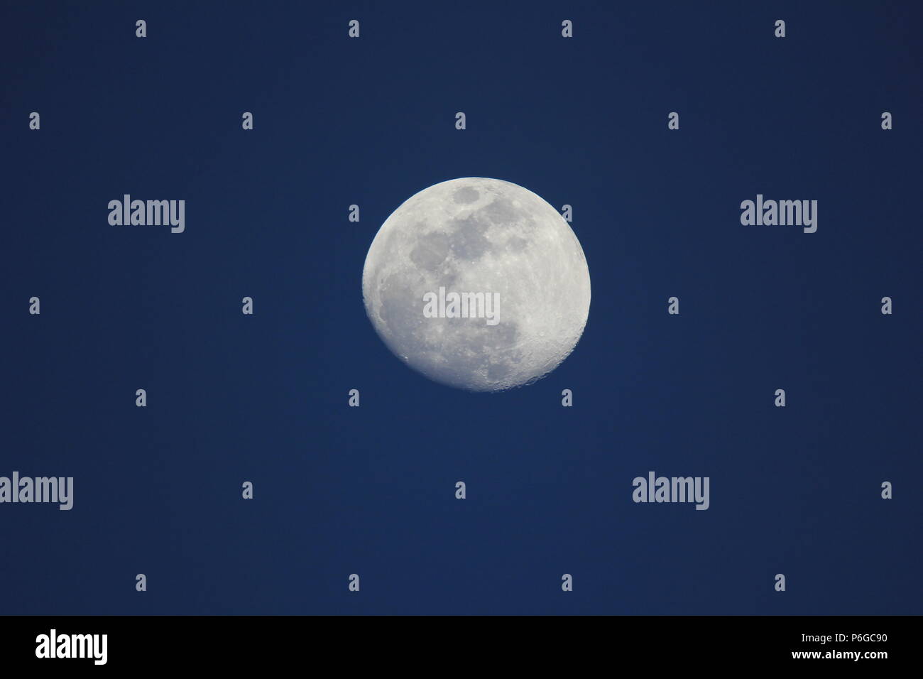 Gravitational pull sun moon hi-res stock photography and images - Alamy