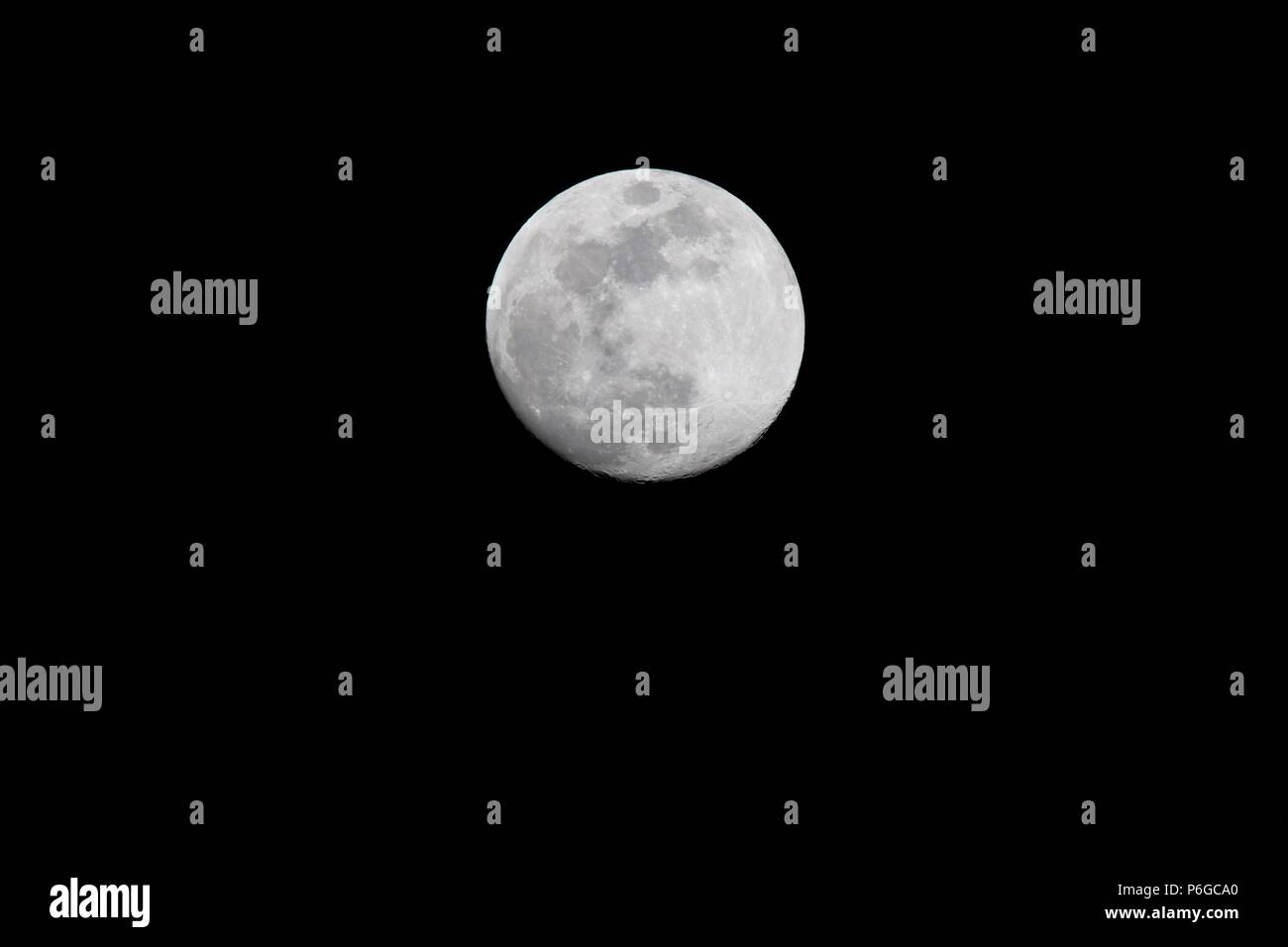 Gravitational pull sun moon hi-res stock photography and images - Alamy