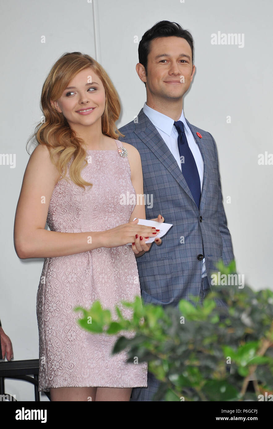 Chloe Grace Moretz, Joseph Gordon-Levitt at the star for : Julianne ...