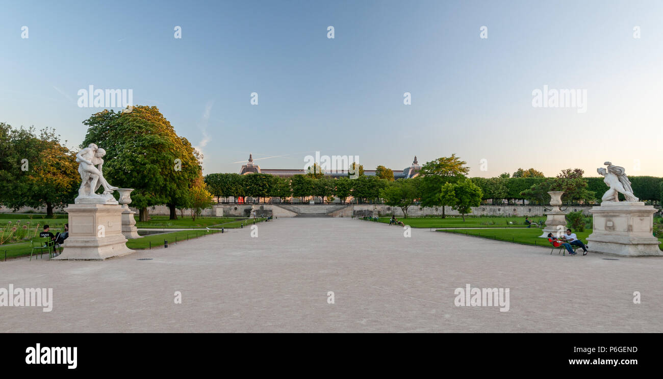 Tuileries garden amusement park hi-res stock photography and images - Alamy