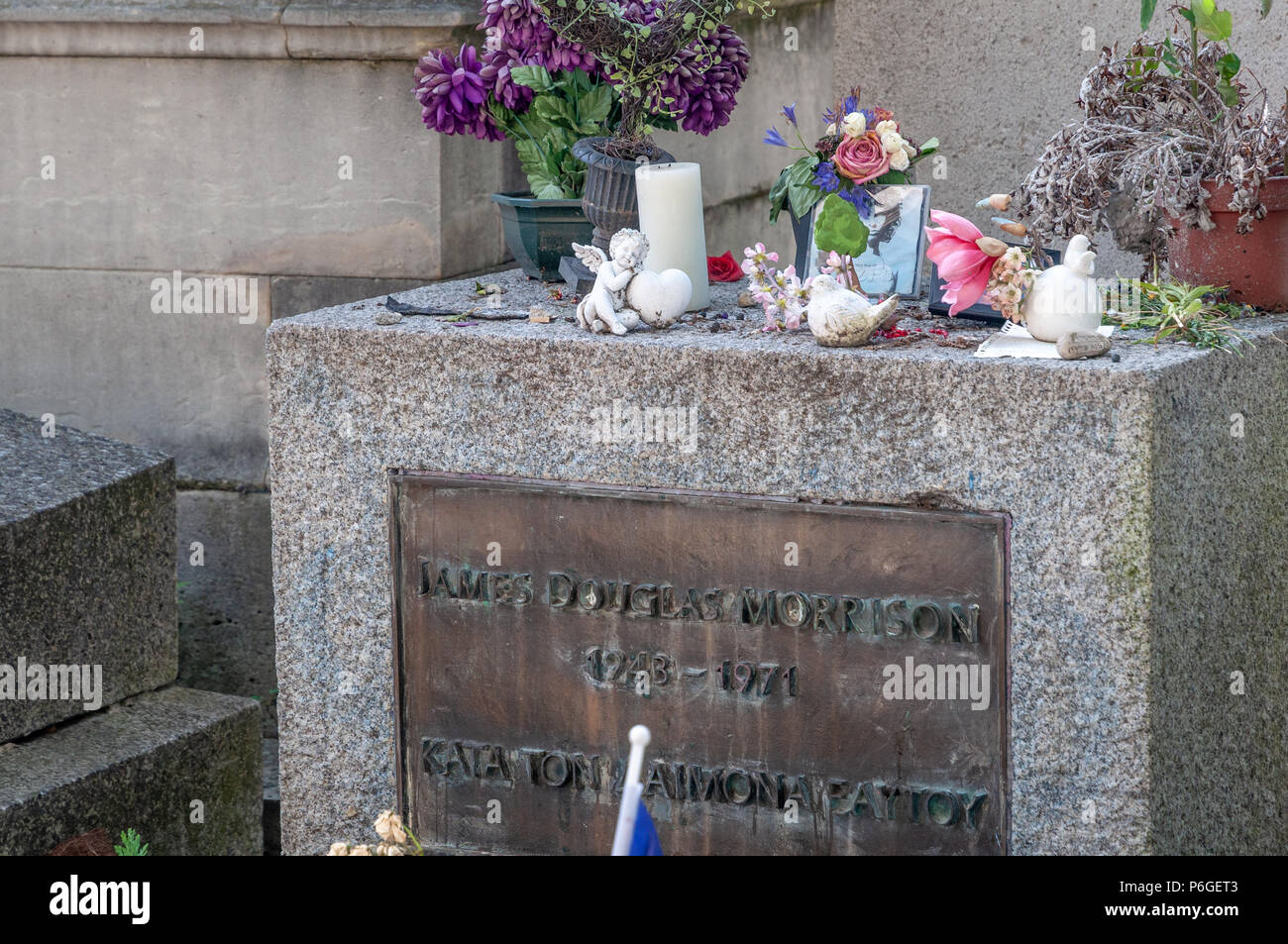 Tomb jim morrison hi-res stock photography and images - Alamy