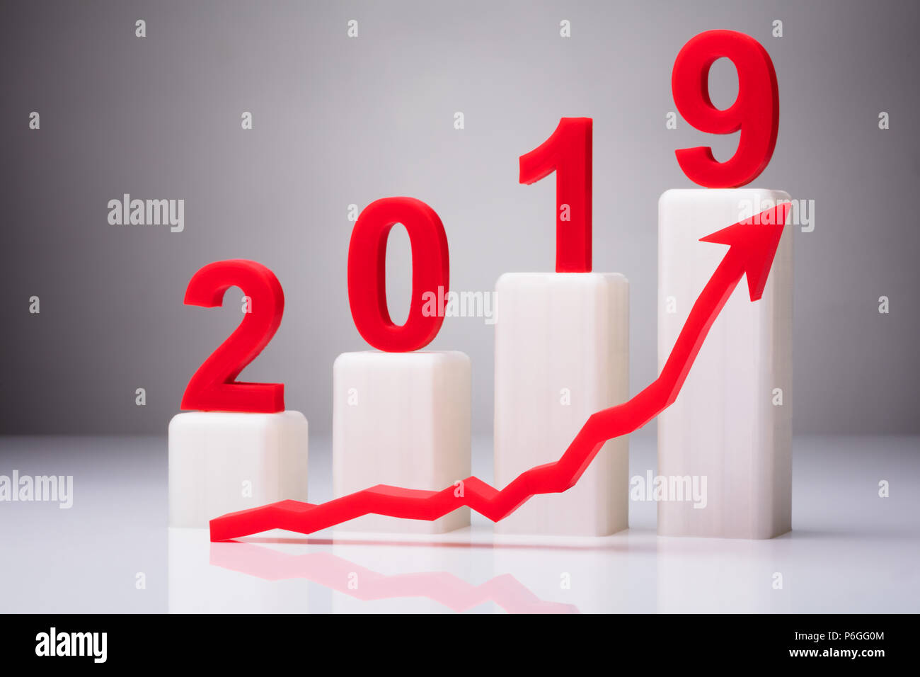 Increasing arrow hi-res stock photography and images - Alamy