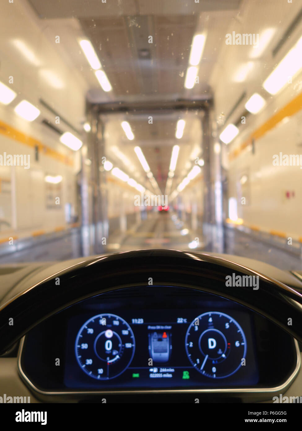 Le shuttle train hi-res stock photography and images - Alamy