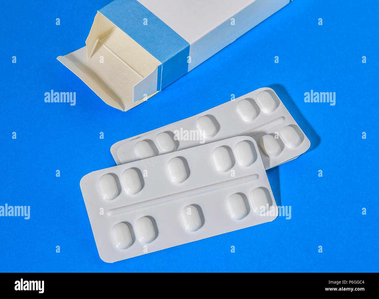 Pills medicine medication box hi-res stock photography and images - Alamy