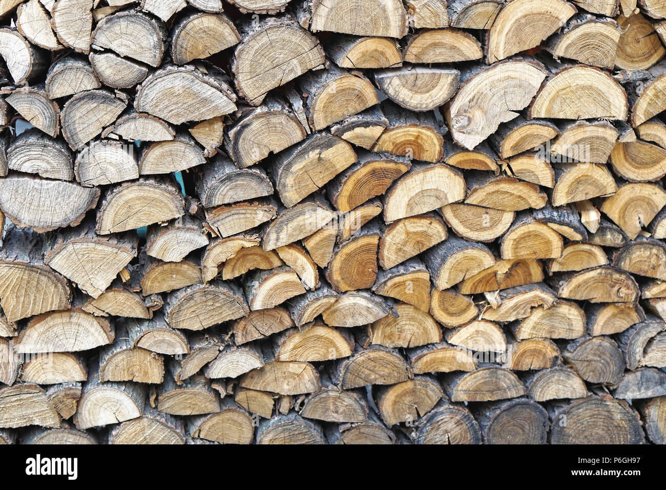 Split wood hi-res stock photography and images - Alamy