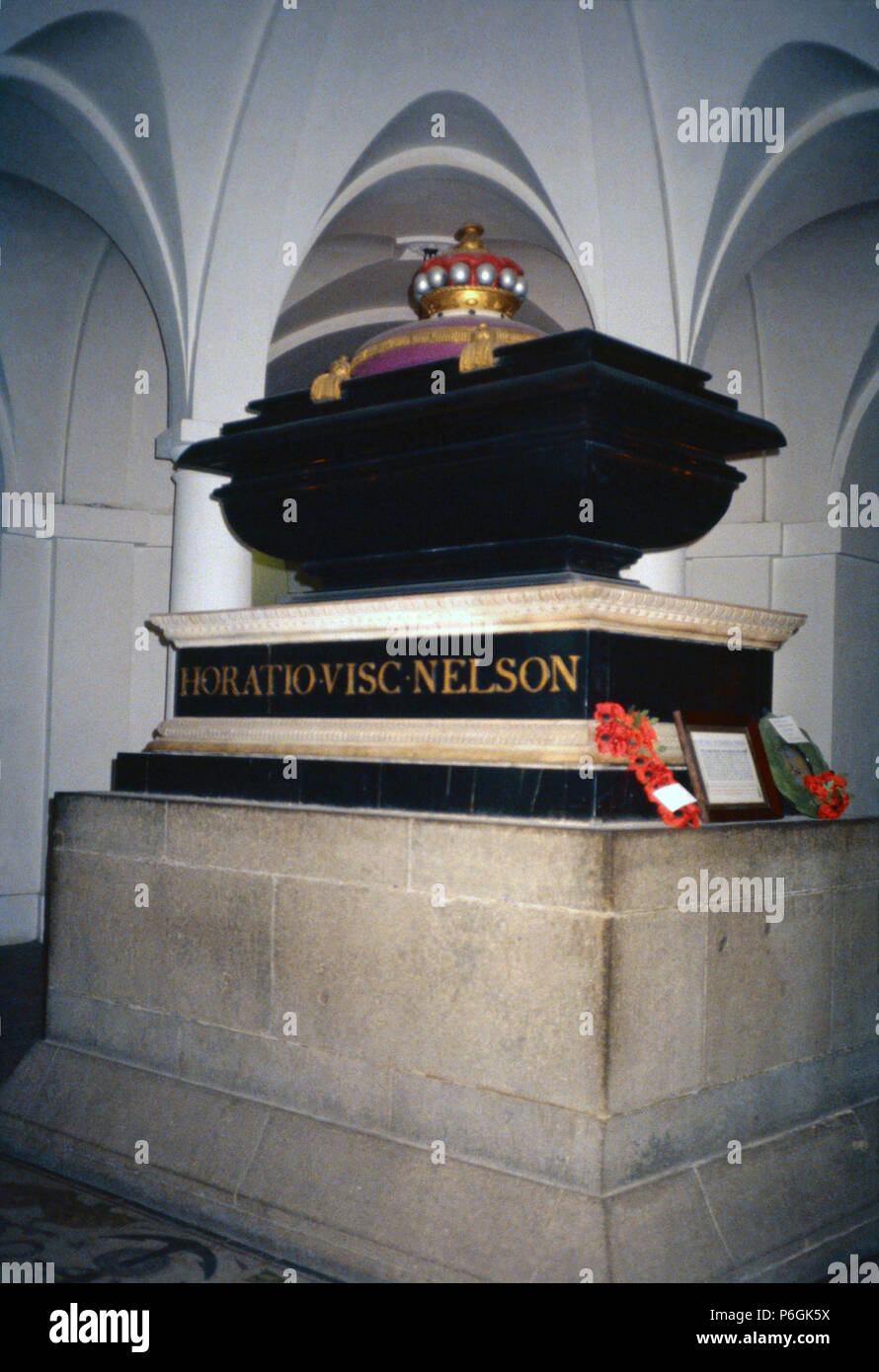 Nelson tomb st pauls hi-res stock photography and images - Alamy