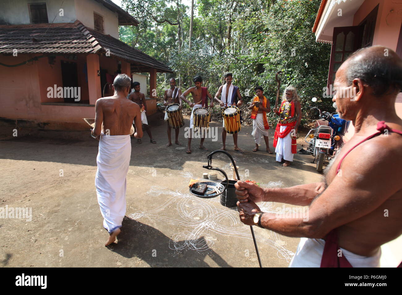 para eduppu is a custom popular in kerala bhagavathi temples ...