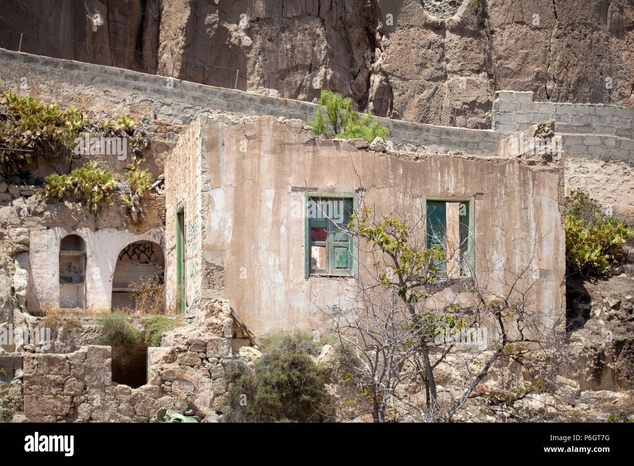 House without roof hi-res stock photography and images - Alamy