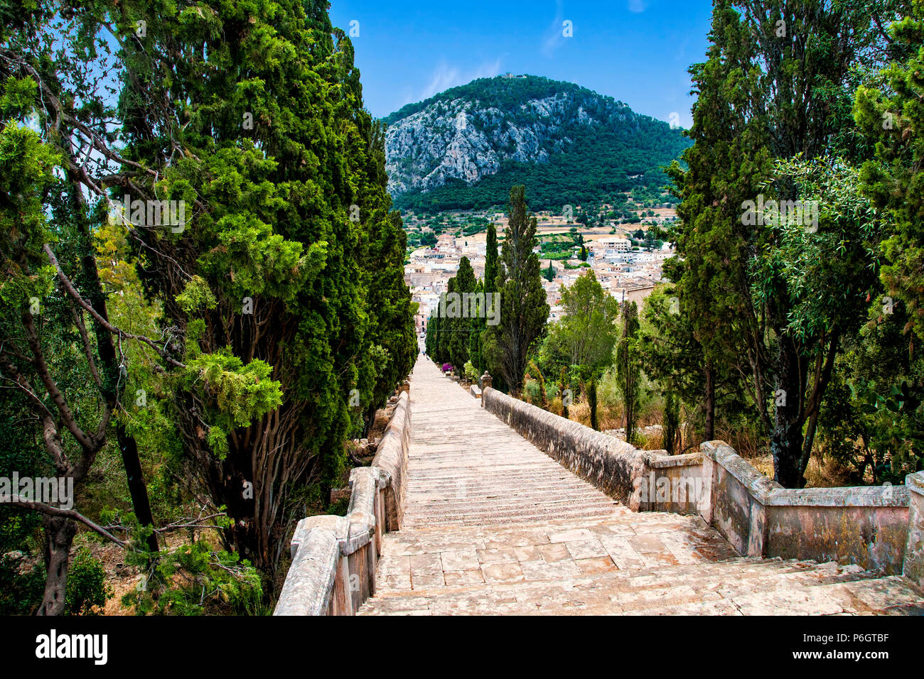 365 steps hi-res stock photography and images - Alamy