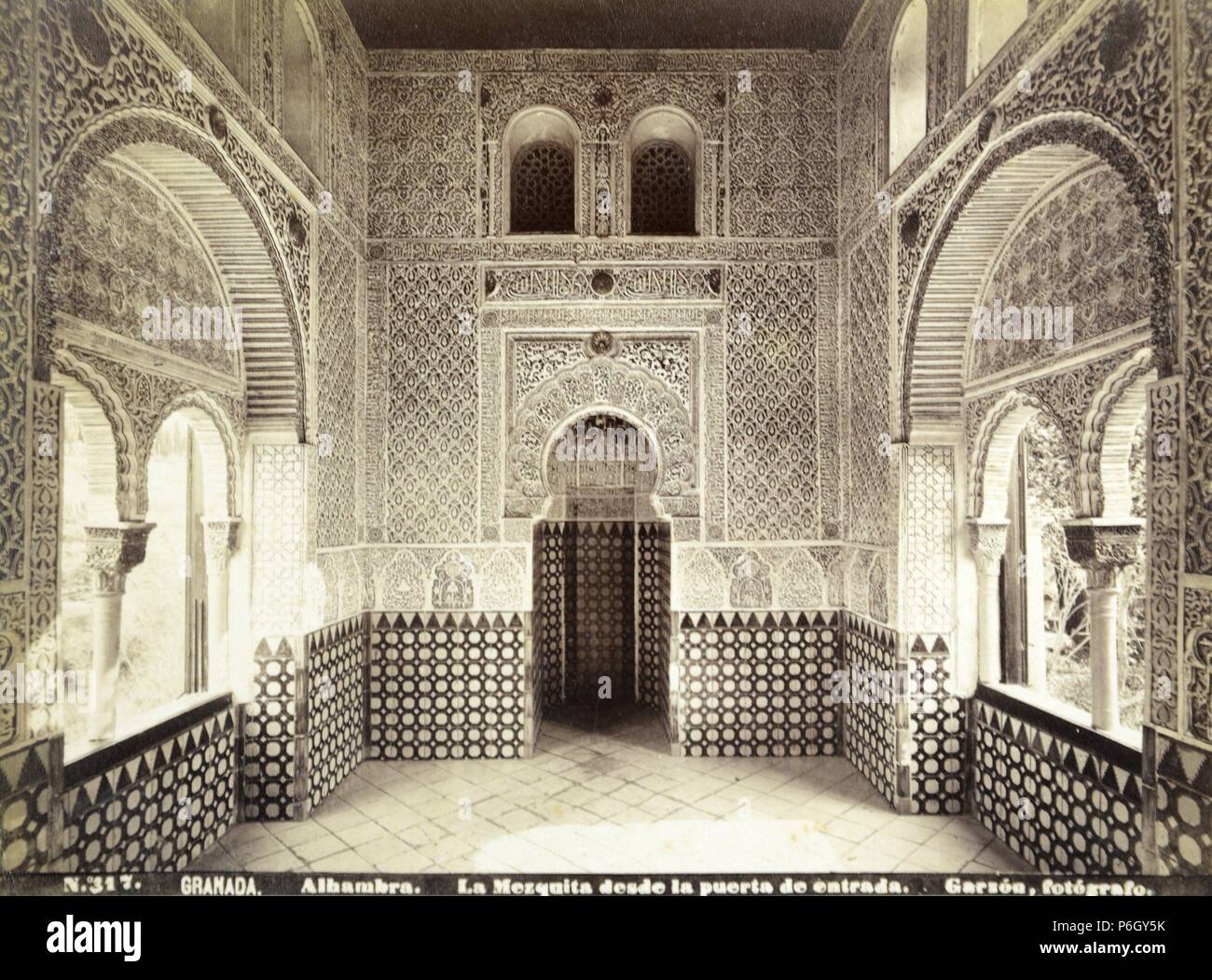 Granada, la Alhambra: Oratorio de El Partal, hacia el mihrab Stock ...