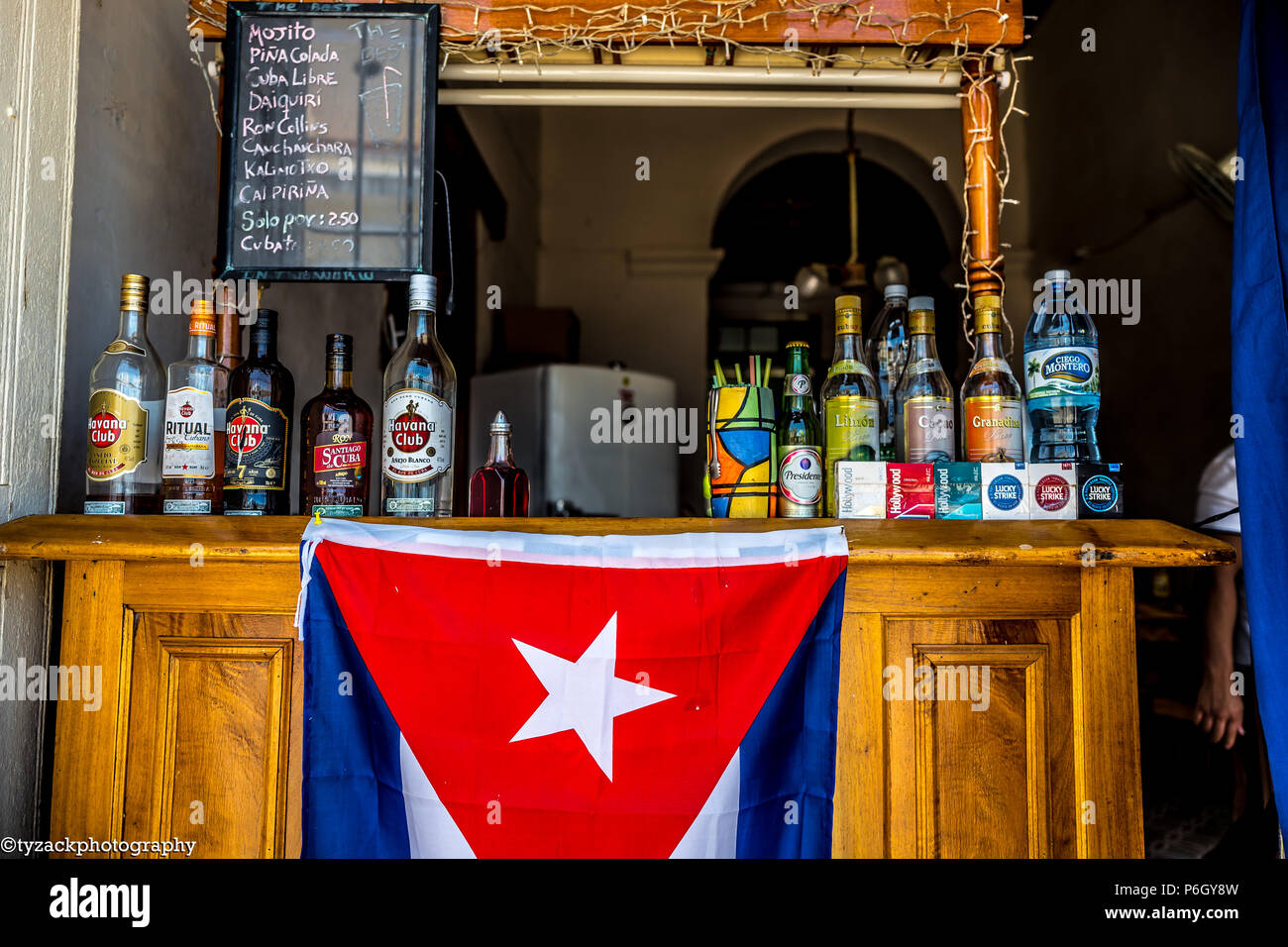 Cubanbar hi-res stock photography and images - Alamy