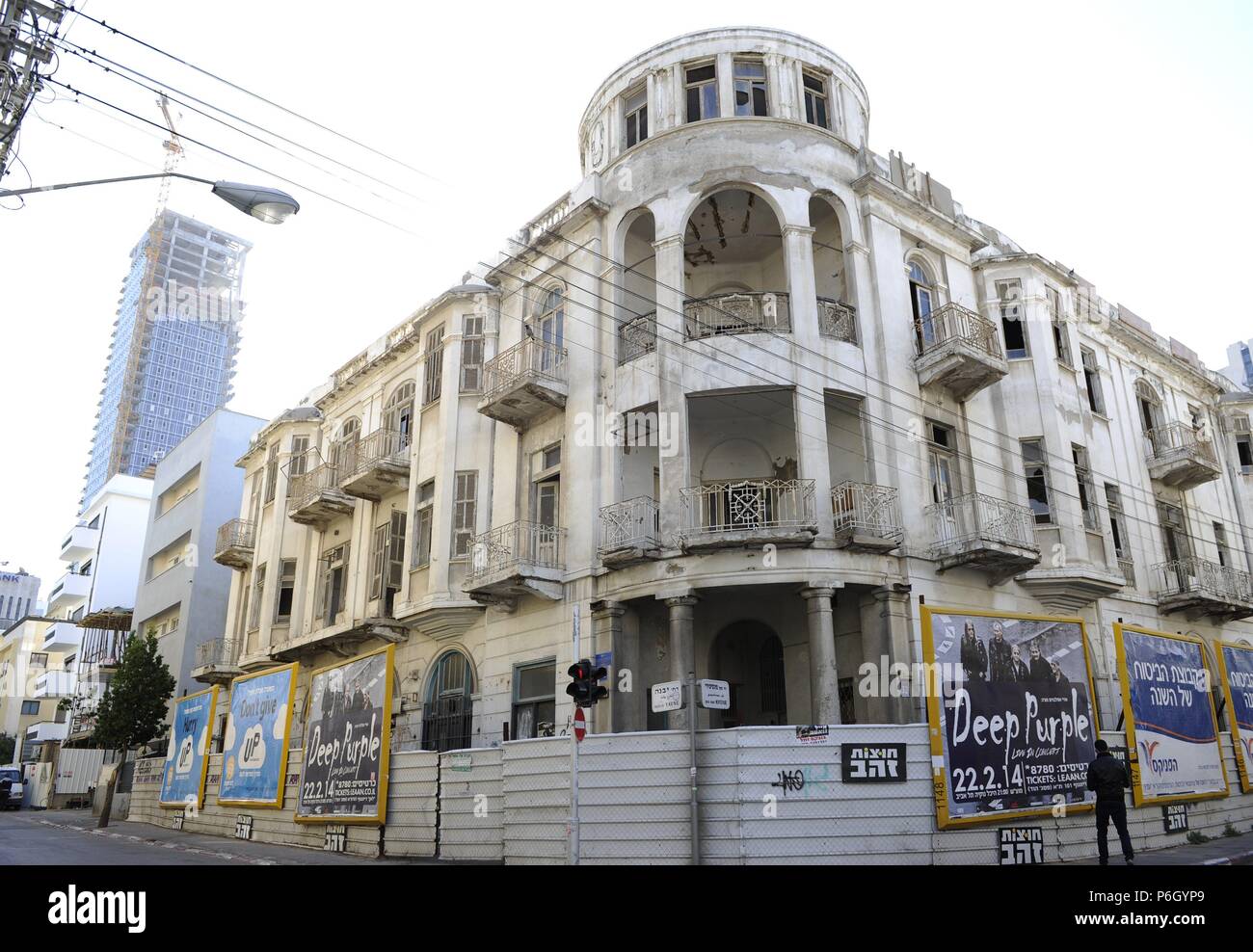 Building disrepair hi-res stock photography and images - Alamy