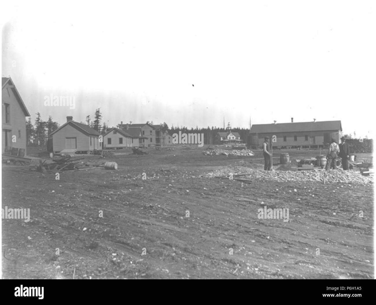 . English: Buildings and construction at Fort Flagler, northern end of ...