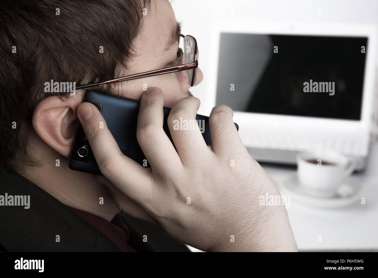 Phone ringing in hand hi-res stock photography and images - Alamy