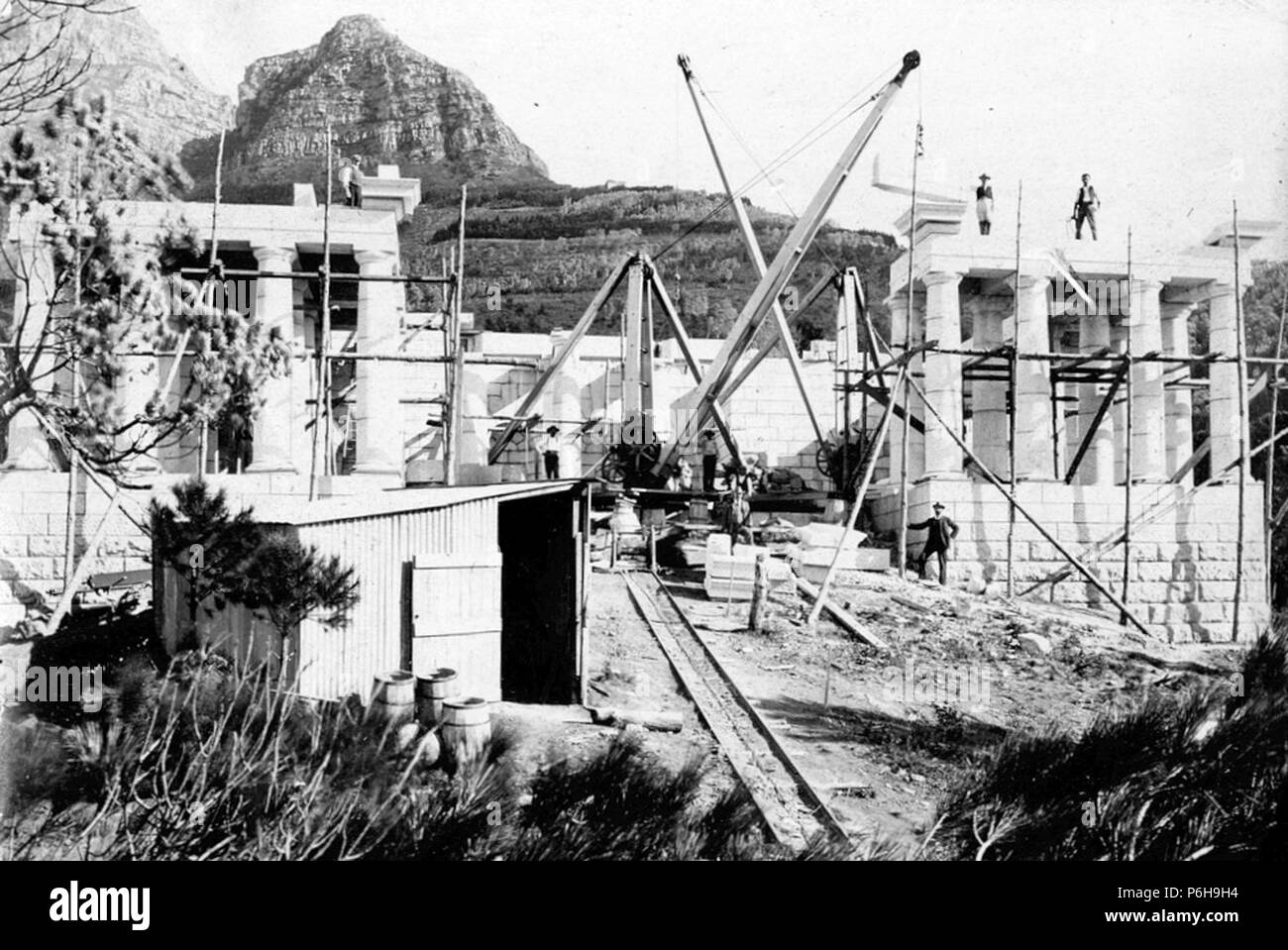 1906 Italian Masons building Rhodes Mem Stock Photo - Alamy