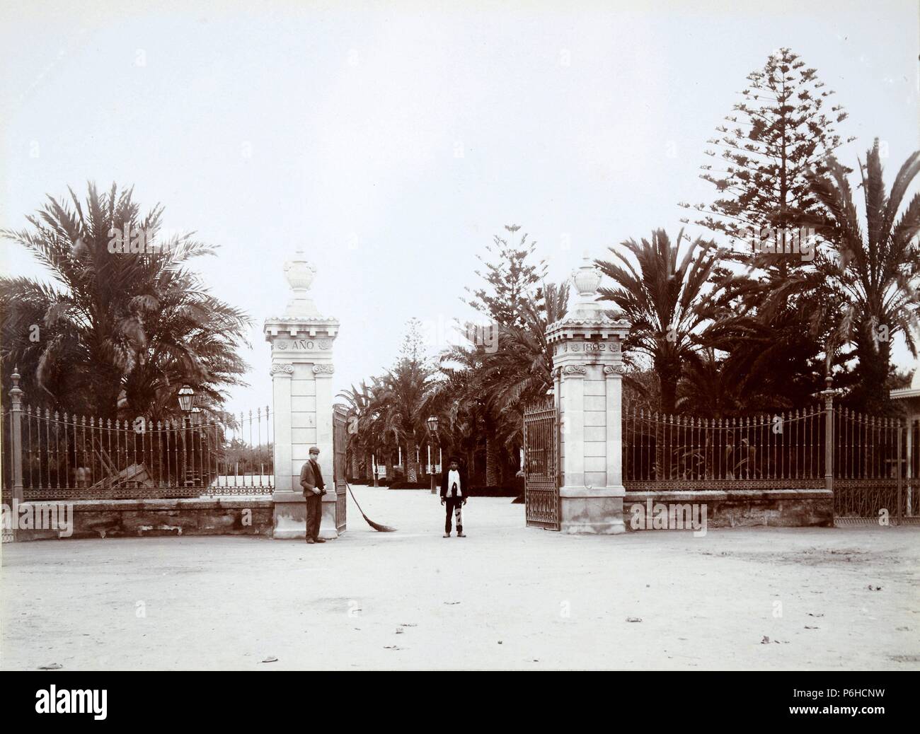 Parque de entrada hi-res stock photography and images - Alamy