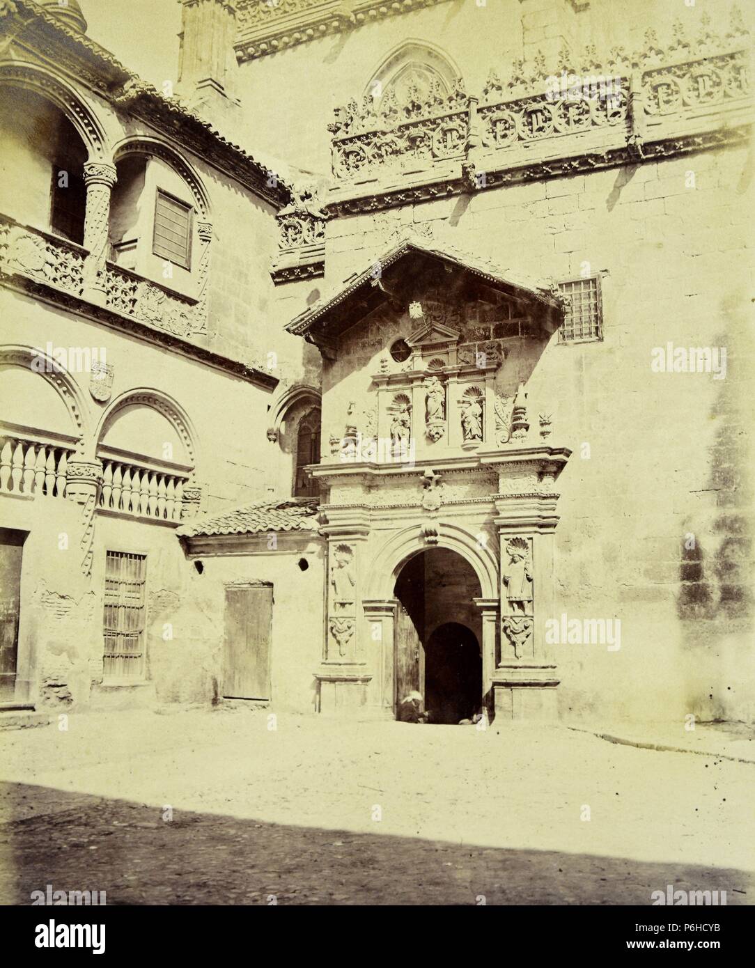 Granada, Entrada a la Capilla Real Stock Photo - Alamy