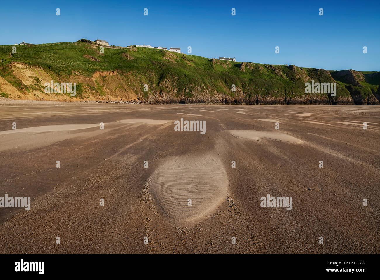 Windswept hills hi-res stock photography and images - Alamy