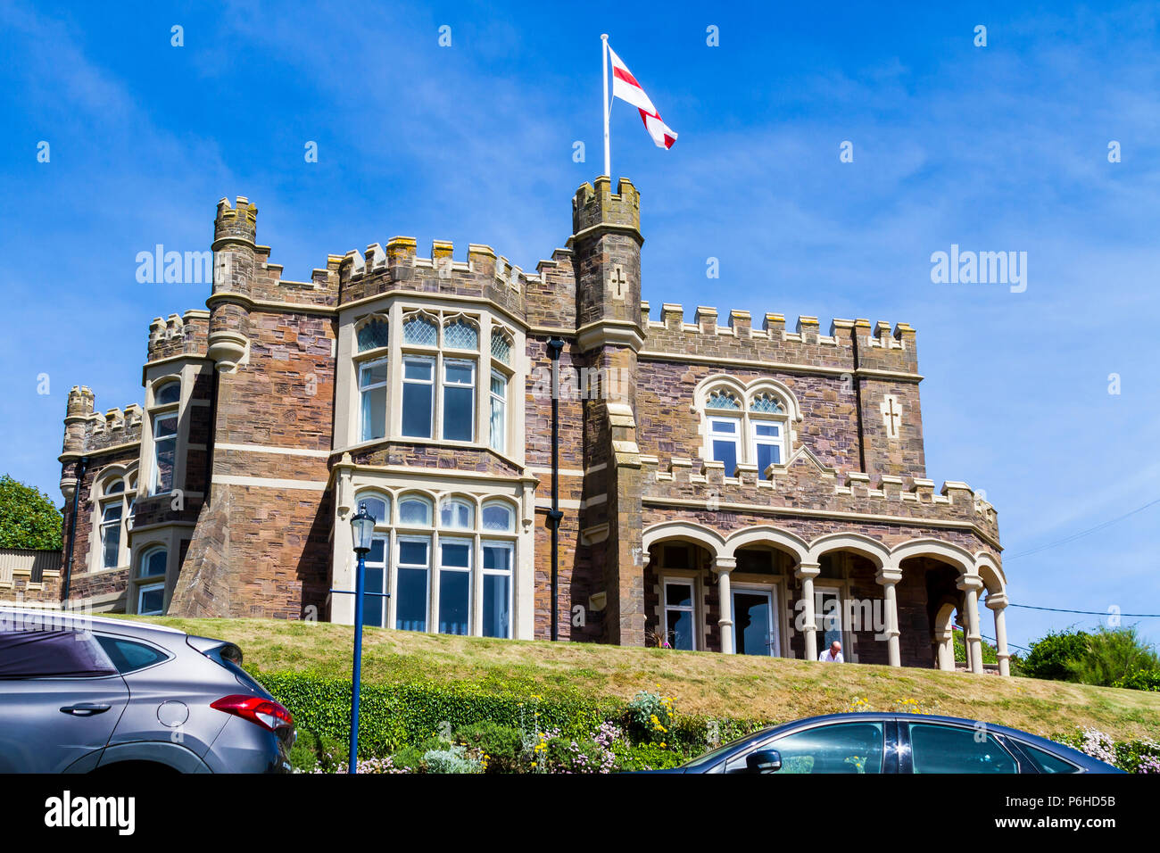 Rocky sea beach hotel hi-res stock photography and images - Alamy