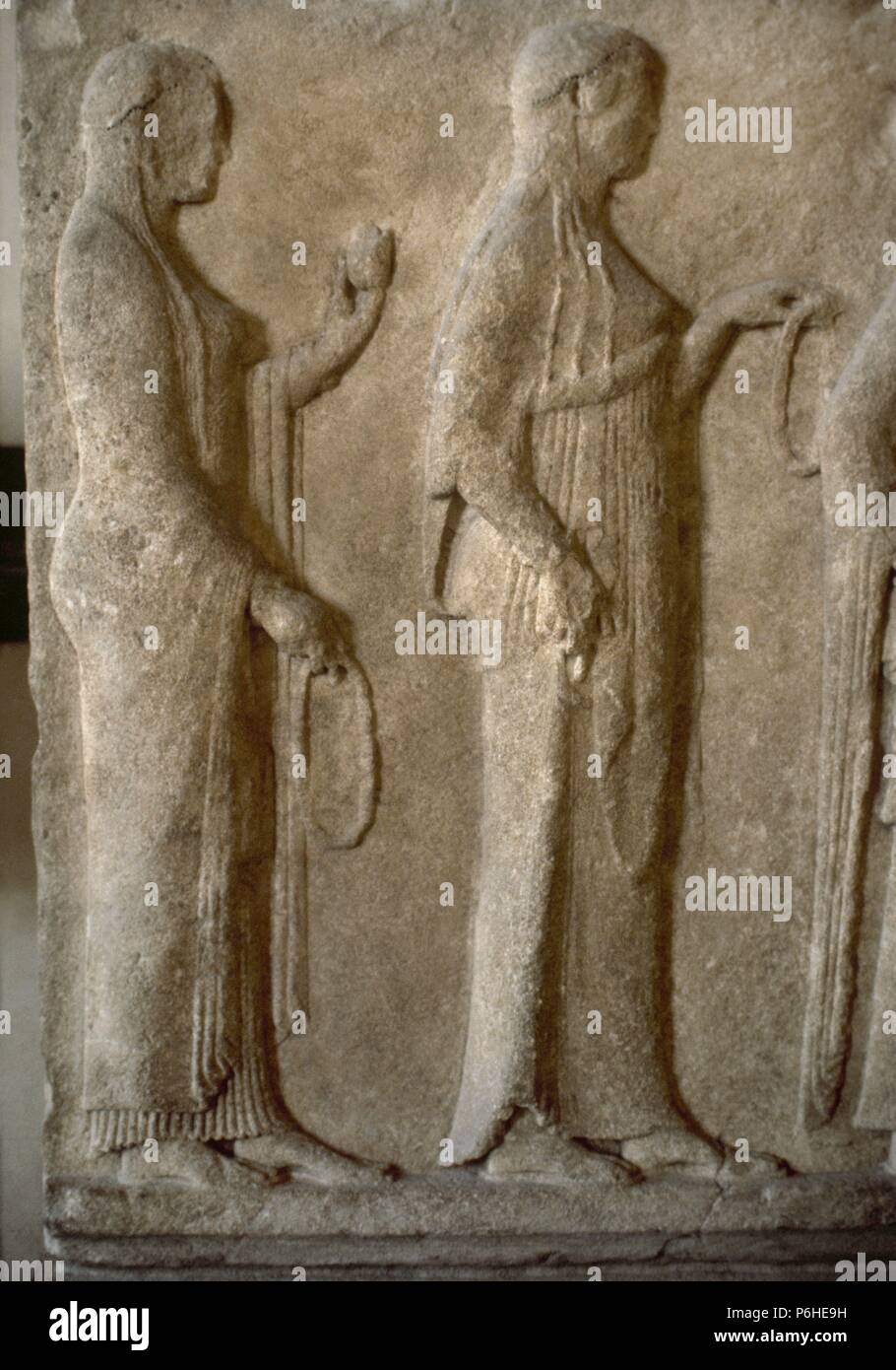 Relieve arcaico griego hi-res stock photography and images - Alamy
