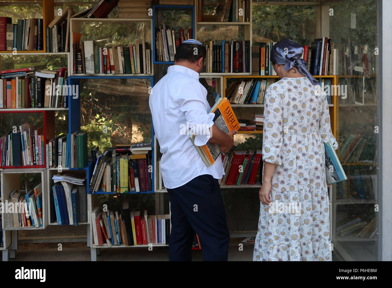Free books cabinet hi-res stock photography and images - Alamy