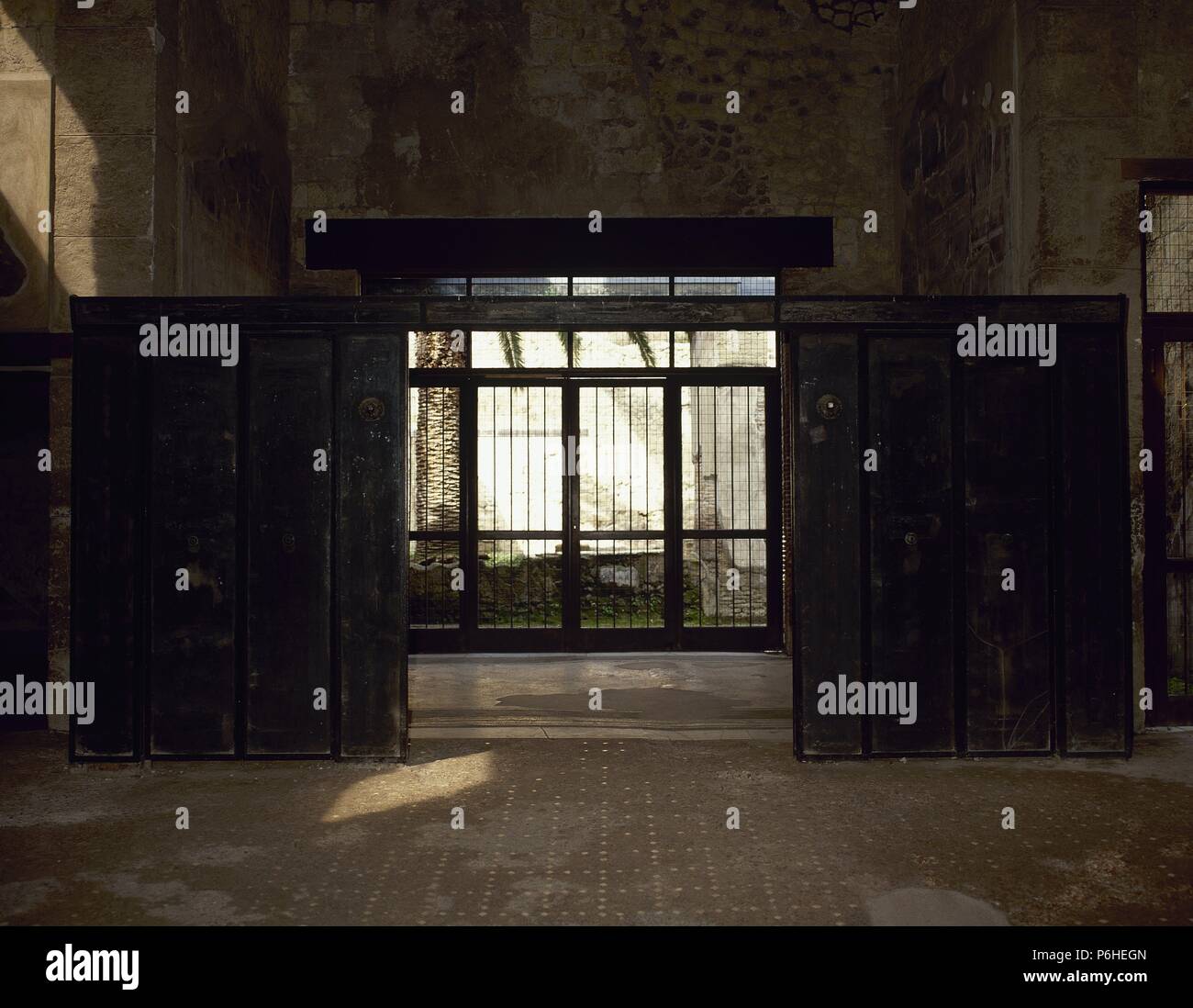 Italy. Herculaneum. House of the wooden partition wall Stock Photo - Alamy