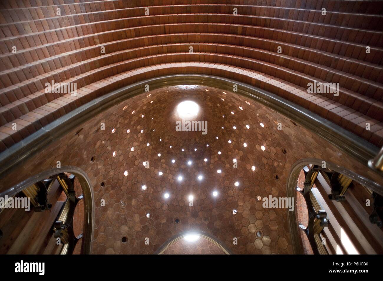 Parabolic dome hi-res stock photography and images - Alamy