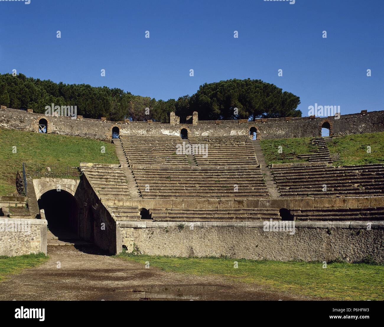 Anfiteatro de personas hi-res stock photography and images - Alamy