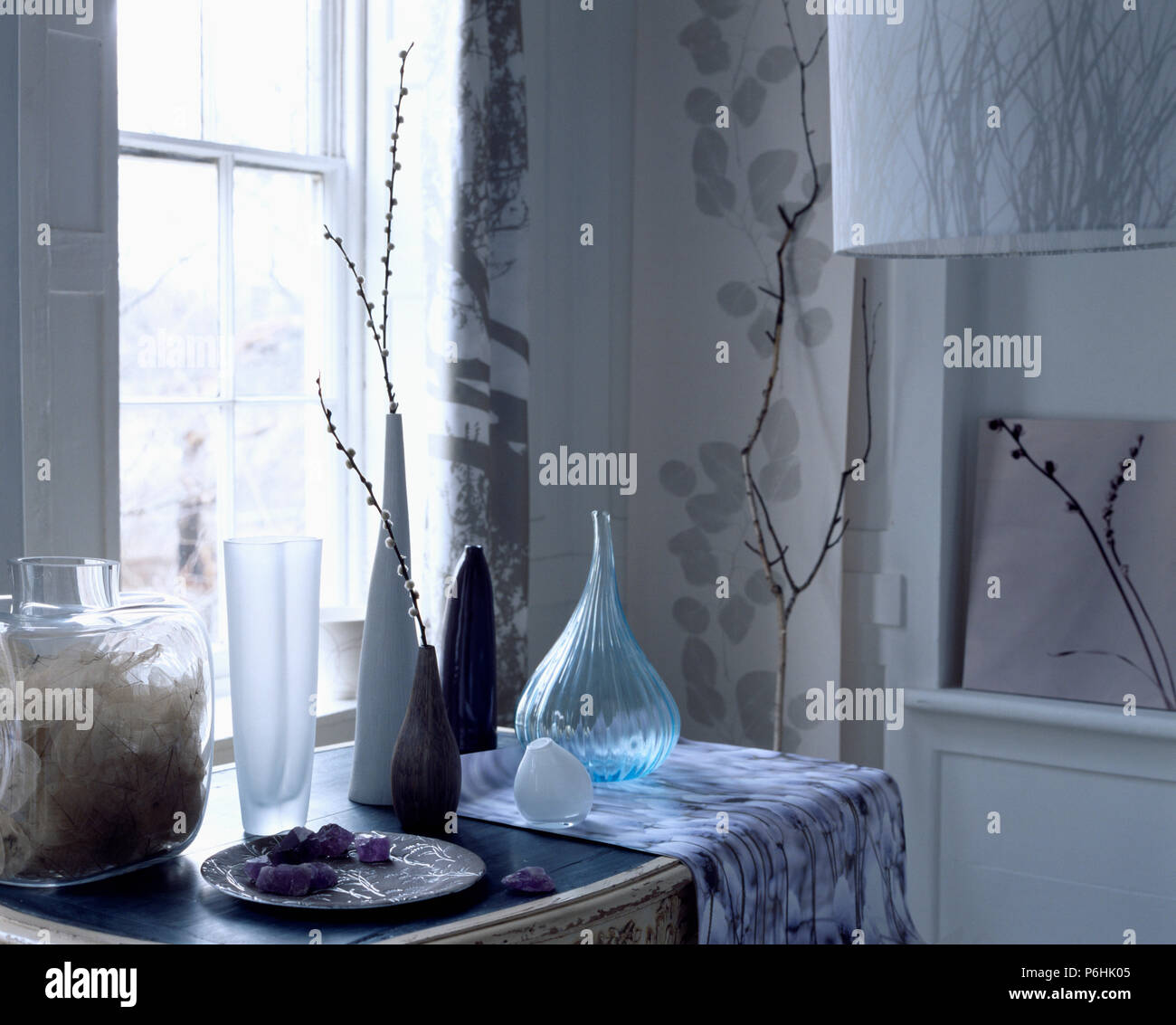 Modern glass vase hi-res stock photography and images - Alamy