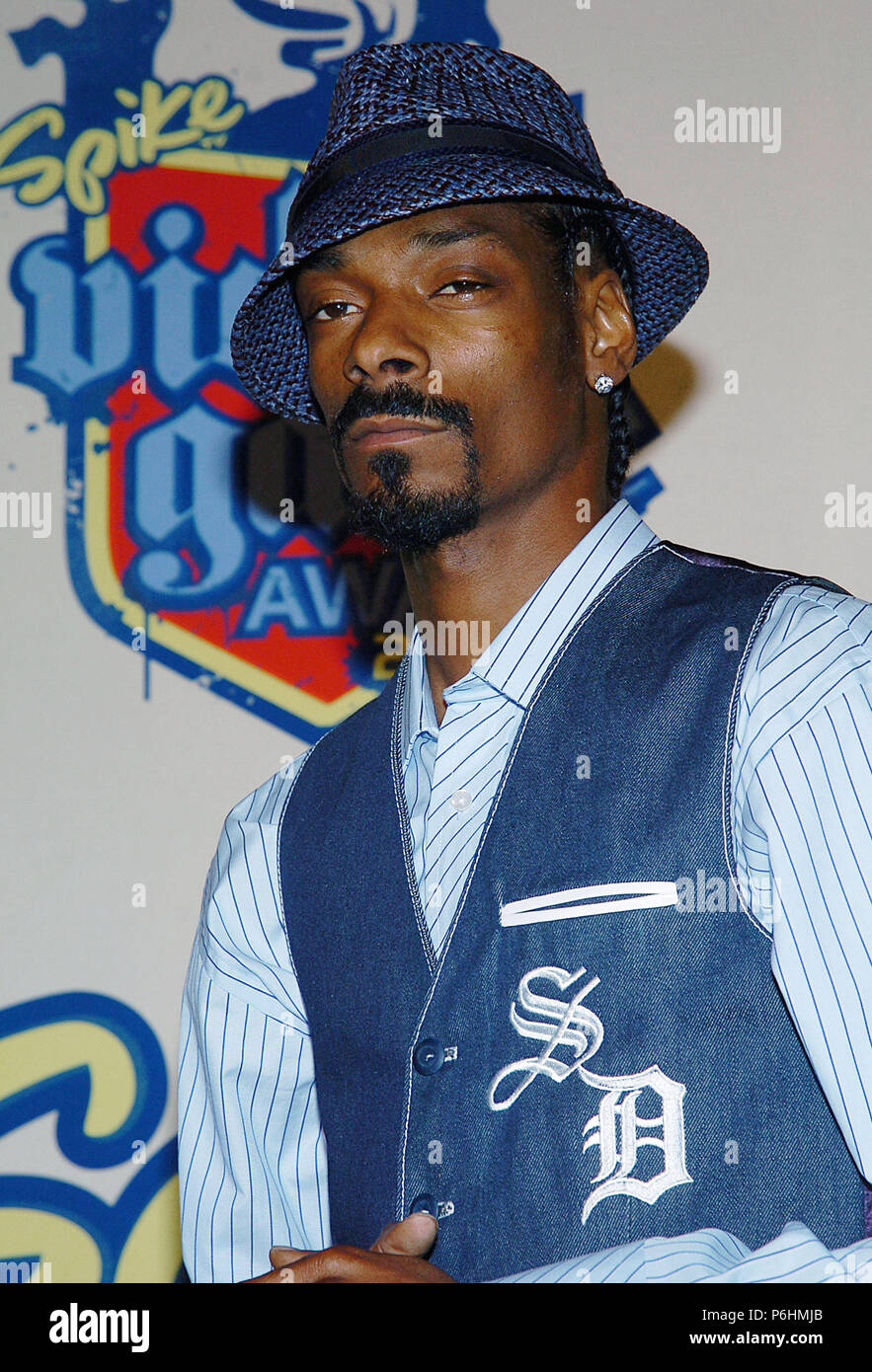 Snoop Dogg arriving at the Spike TV Video Game Awards at the Santa ...