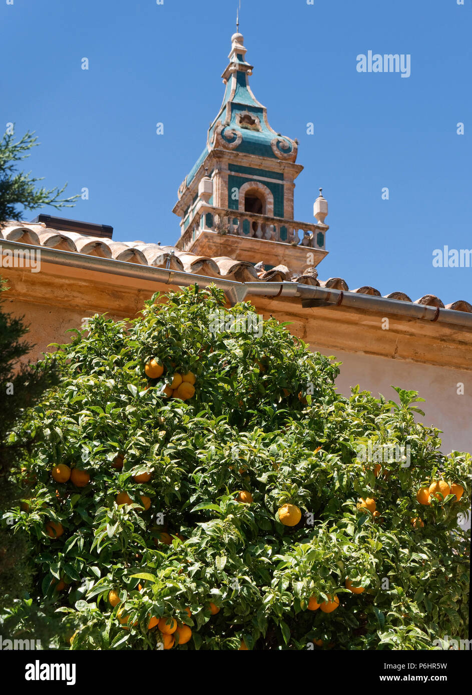 Monastic garden hi-res stock photography and images - Alamy