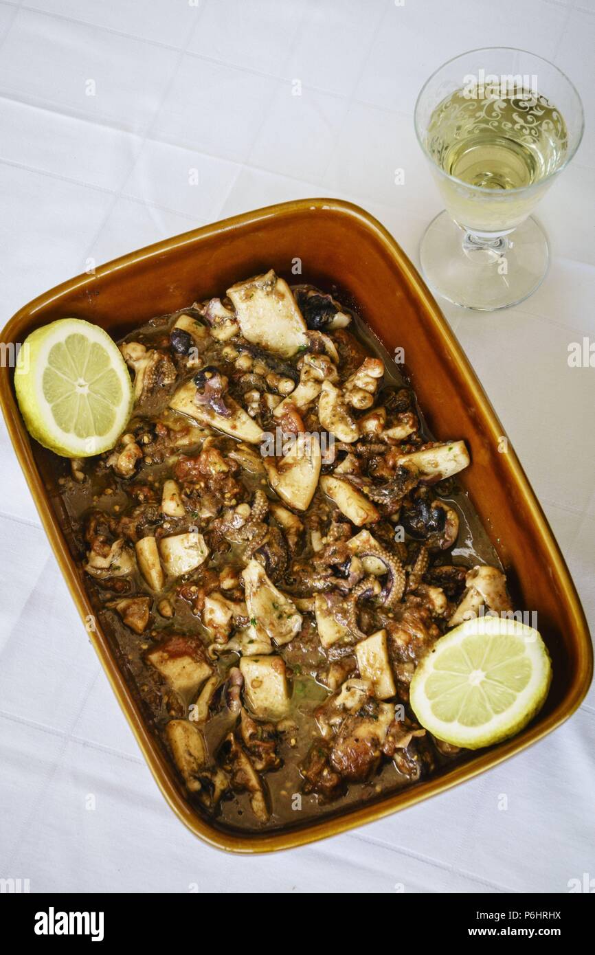 tapa de calamar fresco , Pica-Pica, Sa Rapita, Mallorca,Islas Baleares ...