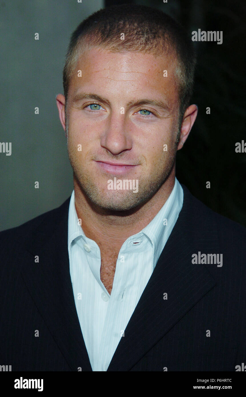 Scott Caan arriving at the Bourne Supremacy Premiere at the Cinerama ...
