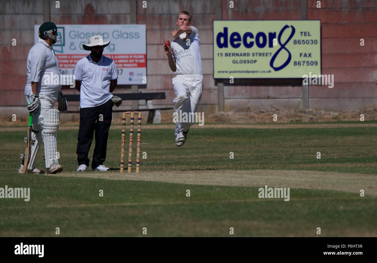 Fast Bowler High Resolution Stock Photography and Images - Alamy