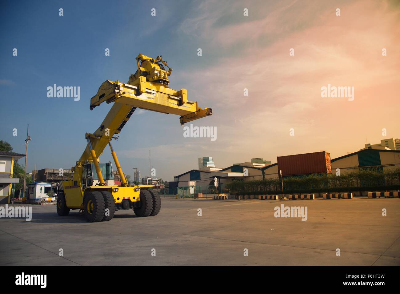 Shipment handlers hi-res stock photography and images - Alamy