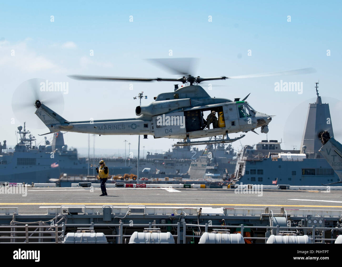 180628-N-XK809-217 SAN DIEGO (June 28, 2018) An AH-1Z Viper, assigned ...