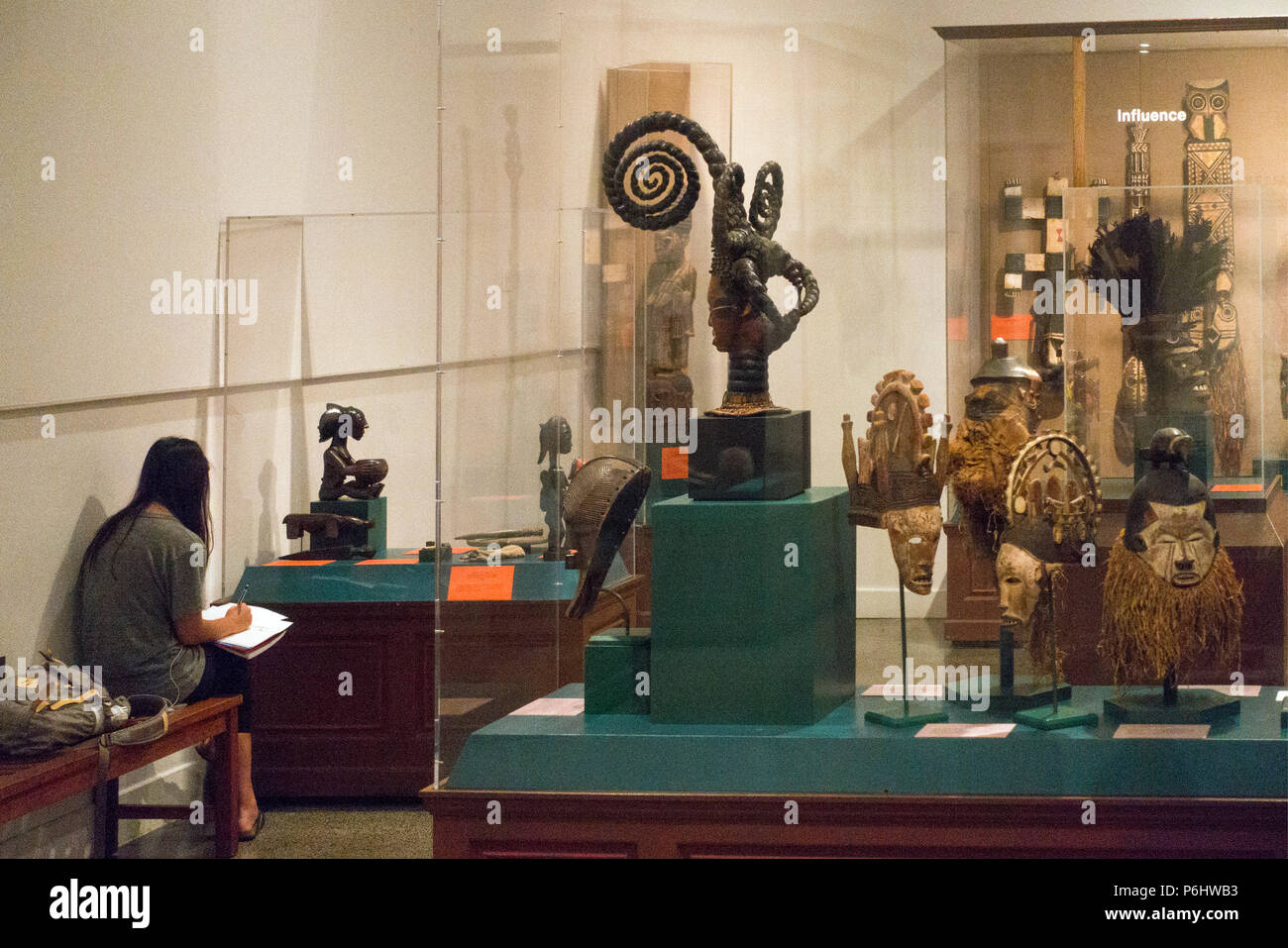 African masks and sculptures hi-res stock photography and images - Alamy
