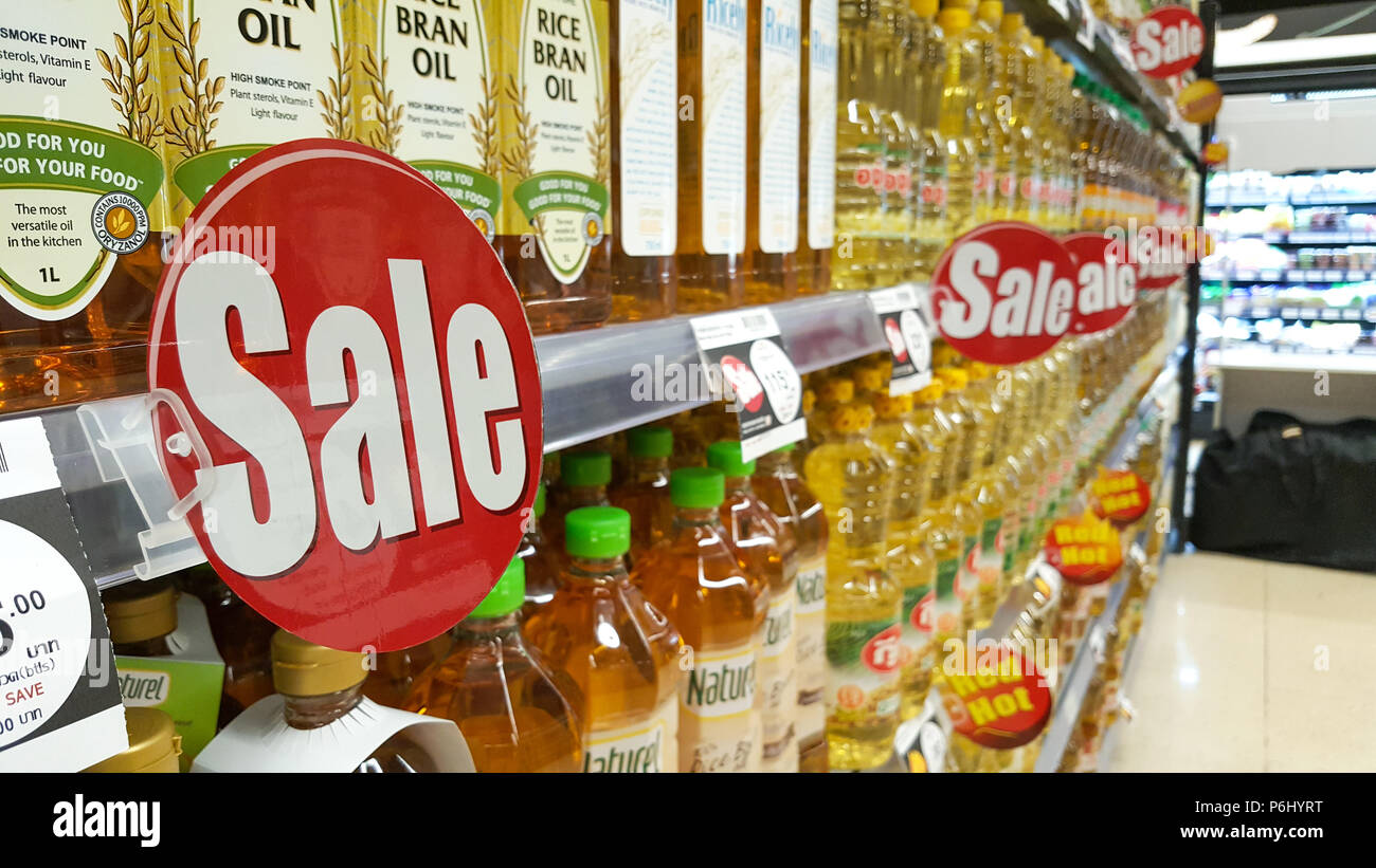 Price tags supermarket hi-res stock photography and images - Alamy