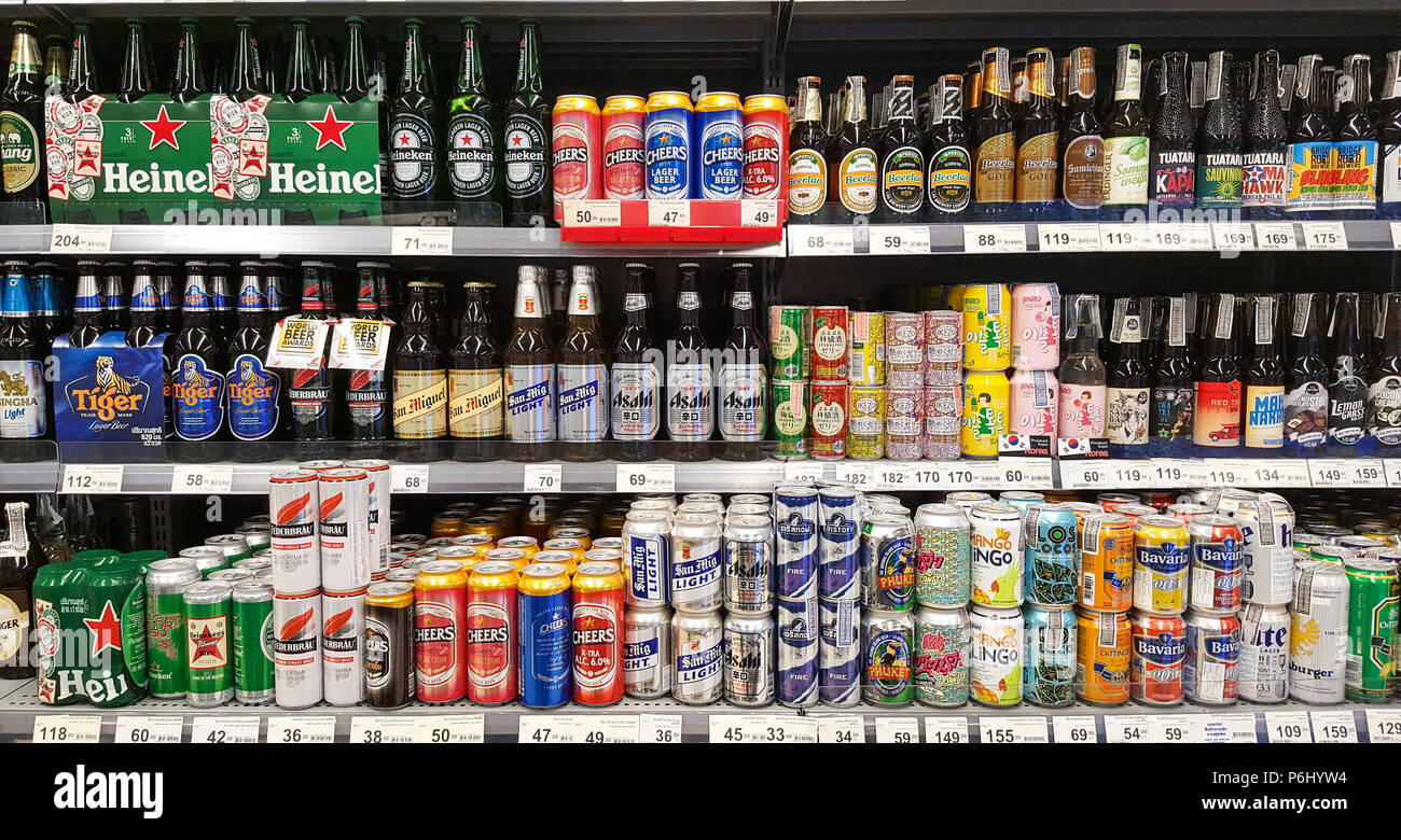 Beverage section grocery store hi-res stock photography and images - Alamy