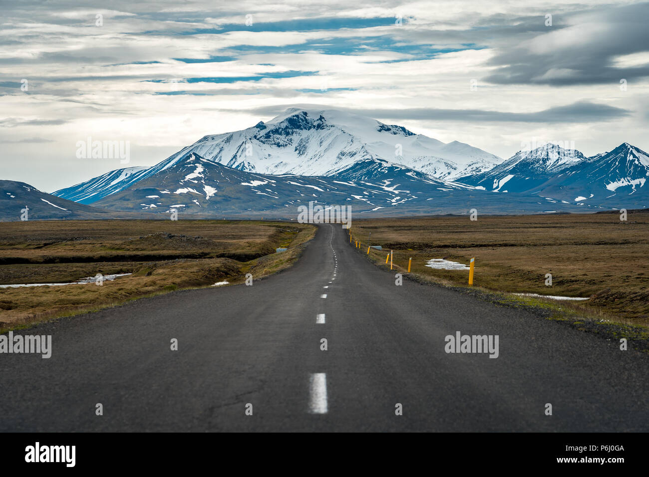 Paved scenic roads hi-res stock photography and images - Alamy