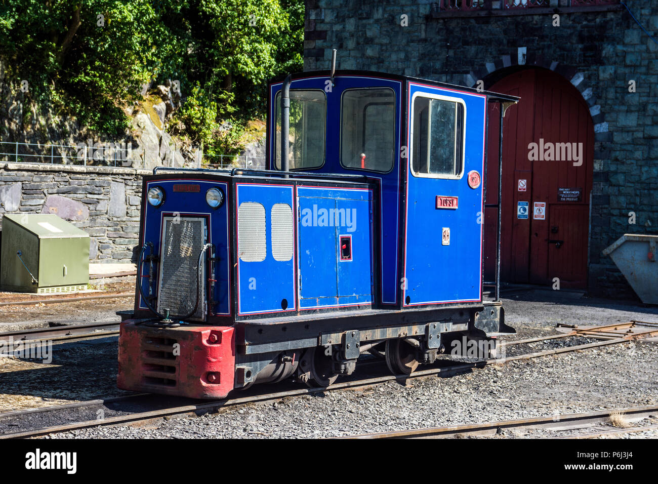 Shunting loco hi-res stock photography and images - Alamy