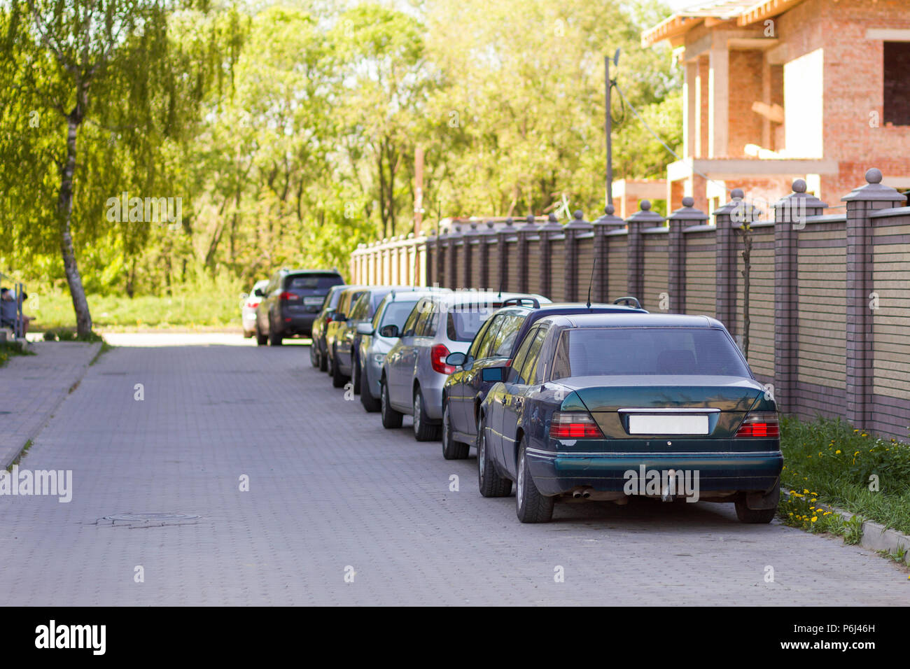 Empty car parking outside house hi-res stock photography and images - Alamy