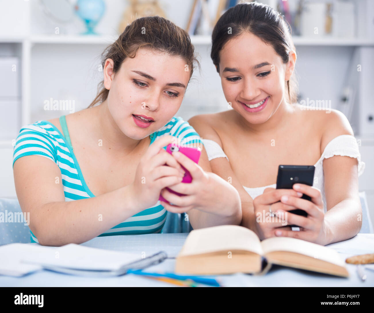 Two girls having fun together hi-res stock photography and images - Alamy