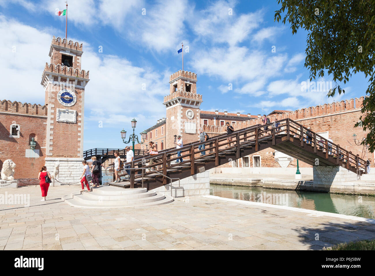 Medieval venetian bridge hi-res stock photography and images - Alamy
