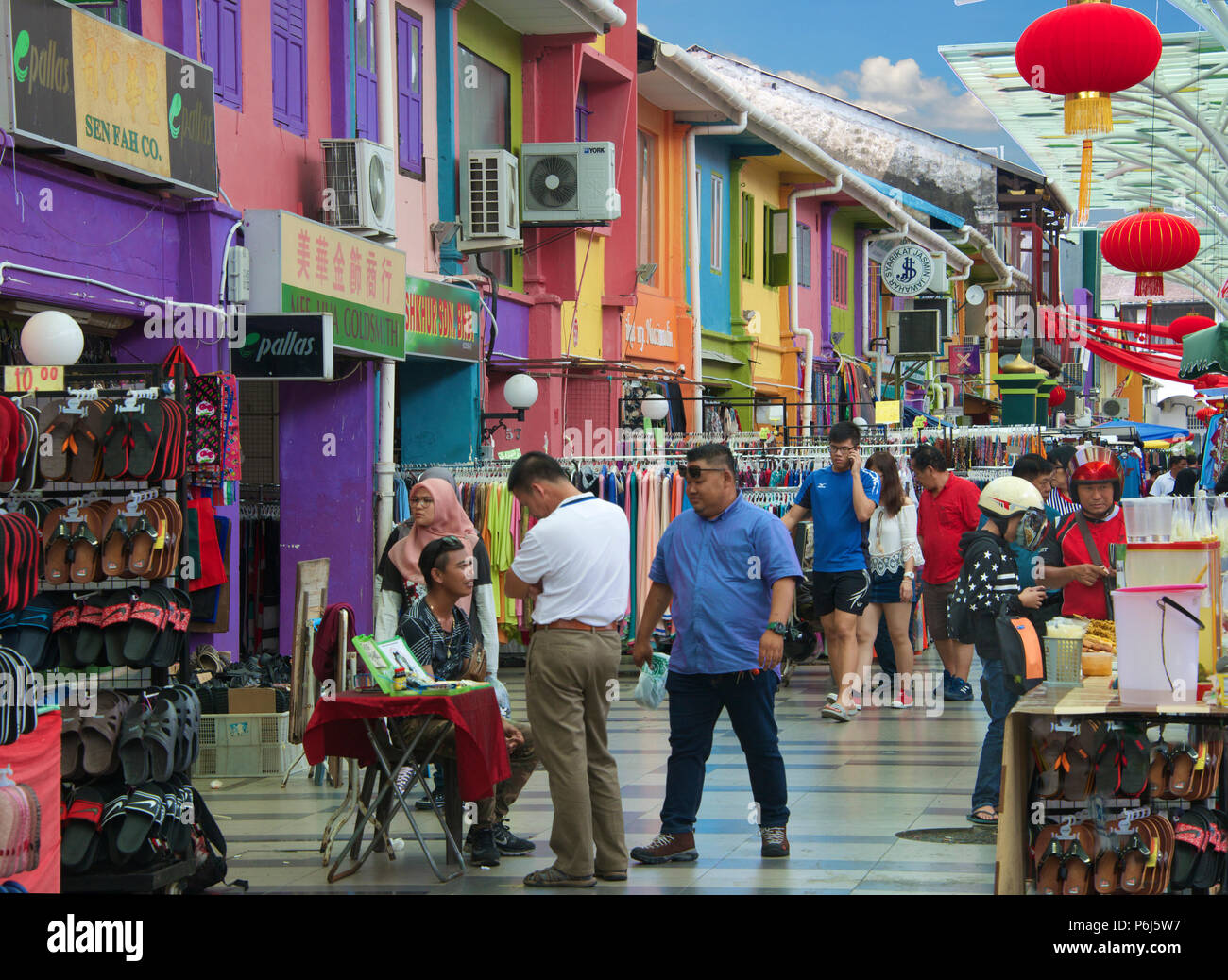 Kuching street malaysia hi-res stock photography and images - Alamy