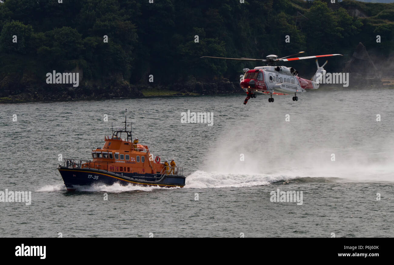 Rescue helipoter hi-res stock photography and images - Alamy