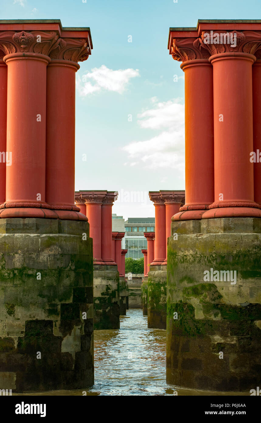 Vertical stone pillar hi-res stock photography and images - Alamy